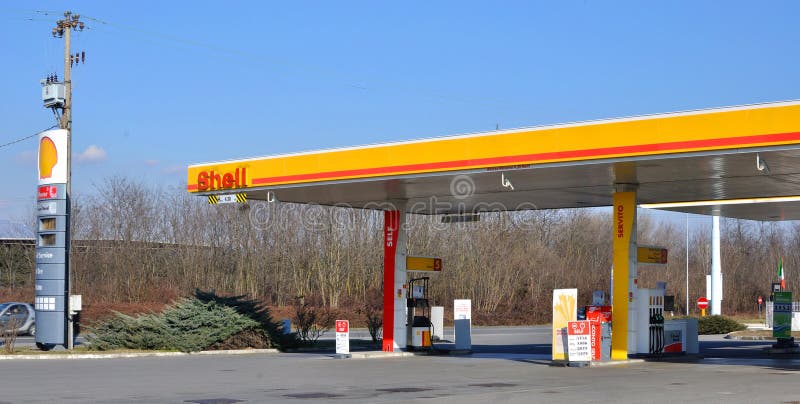 Shell station editorial photo. Image of building, royal - 29141771