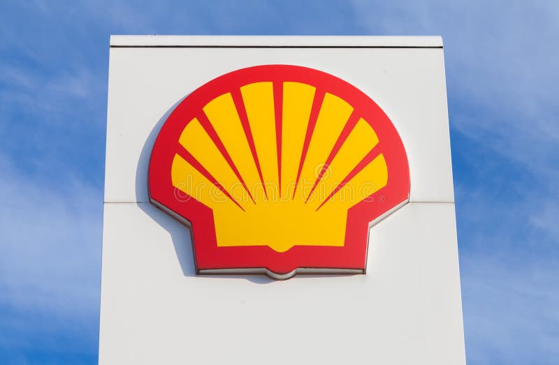 Logo Der Shell-?l-Firma Auf Tankstelle Redaktionelles Stockfoto - Bild ...
