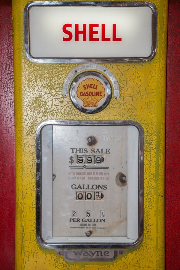 Benzinepomp, Esso-Benzinestation, Duitsland Redactionele Afbeelding ...