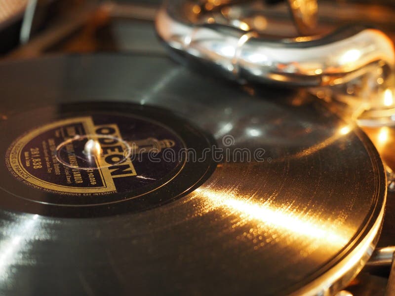 78 Rpm Record on Old Gramophone Editorial Photo - Image of 78rpm ...