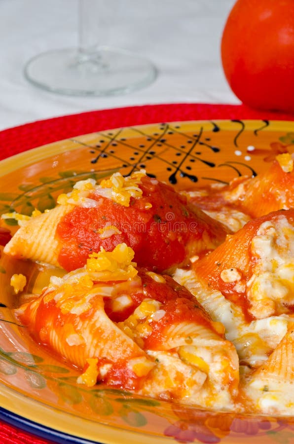 Shelles Italianos De Las Pastas Imagen de archivo - Imagen de comida ...