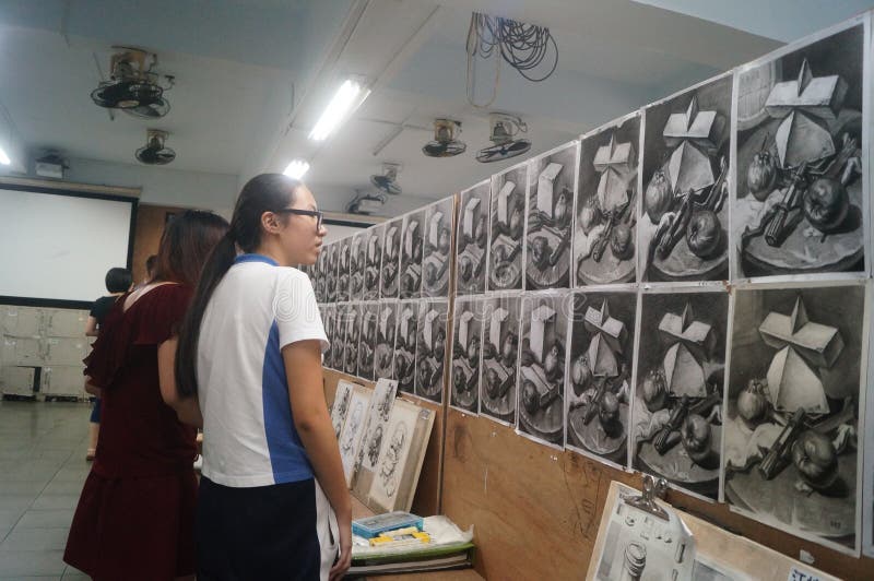 Shenzhen, China: High School Students Painting Studio Editorial ...