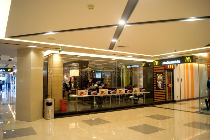 Mcdonalds in Shenzhen Street China Redactionele Stock Foto - Image of ...