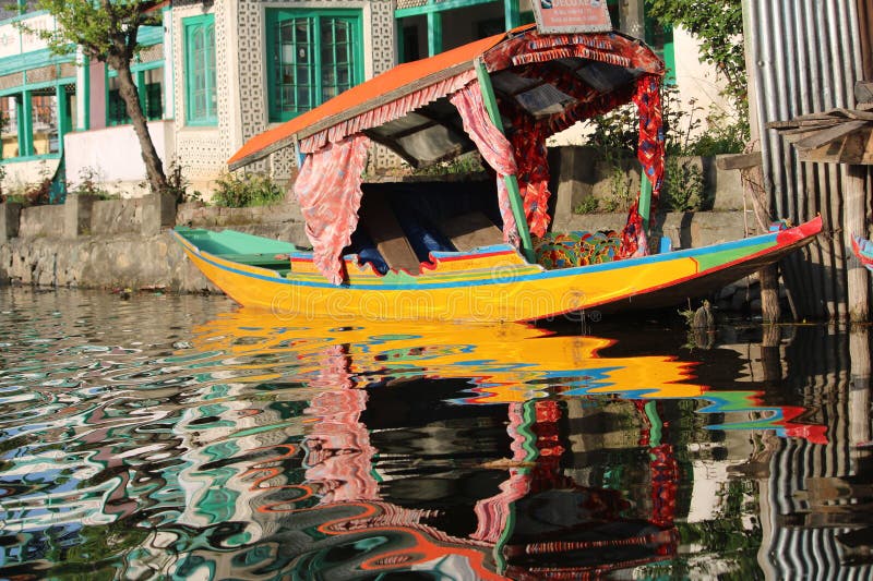 Shikara Ride on Dal Lake in Srinagar Kashmir Editorial Stock Photo ...