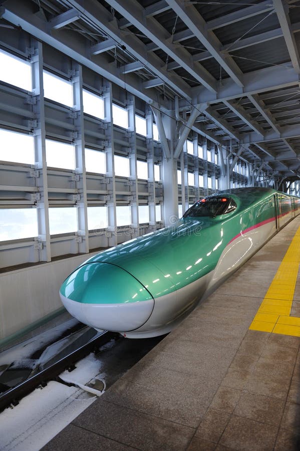 Japan train platform editorial stock photo. Image of shinkansen - 23457103