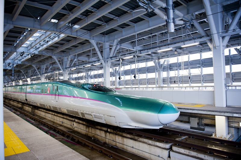 Japan train platform editorial stock photo. Image of shinkansen - 23457103
