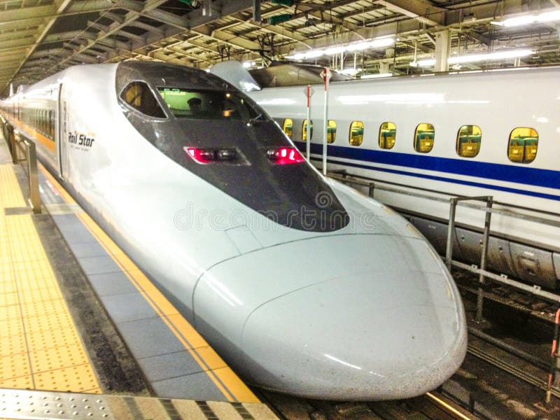 Shinkansen train editorial stock image. Image of commute - 38170659