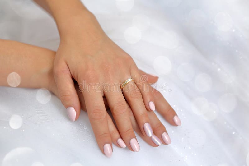 Shiny Engagement Ring on the Bride`s Hand Stock Image - Image of gold ...