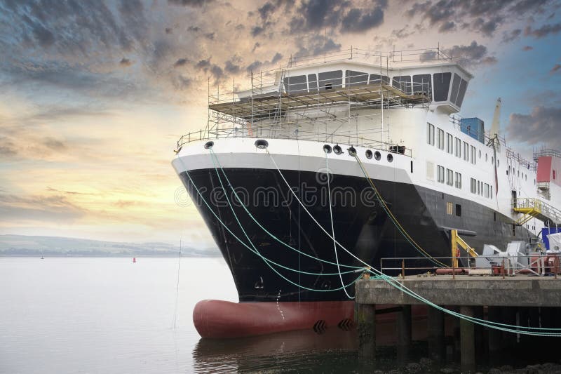 Ship Building and Scaffolding in Port Glasgow Shipbuilding Dock Stock ...