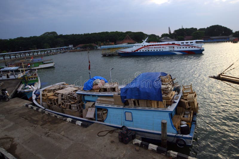 Ship editorial image. Image of port, boating, recreation - 42197425