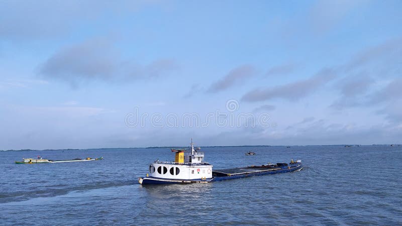 Ship on River Carrying Sand Position of Sinking Editorial Image - Image ...