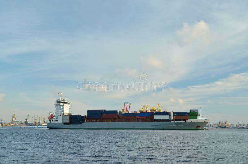 Container Ship Offloading Stock Photos - Free & Royalty-Free Stock ...