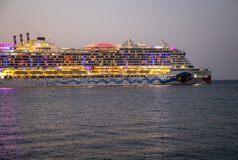 Ship of the Sultan of Oman, Muscat Stock Photo - Image of masqat, boat ...