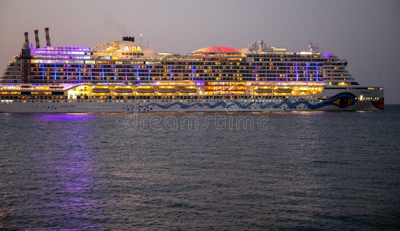 Ship of the Sultan of Oman, Muscat Editorial Photo - Image of omani ...