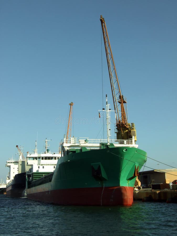 2,607 Industry Tanker Loading Unloading Stock Photos - Free & Royalty ...