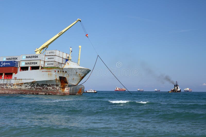 Ship wreck editorial image. Image of chimney, boat, bullcarrier - 26973635