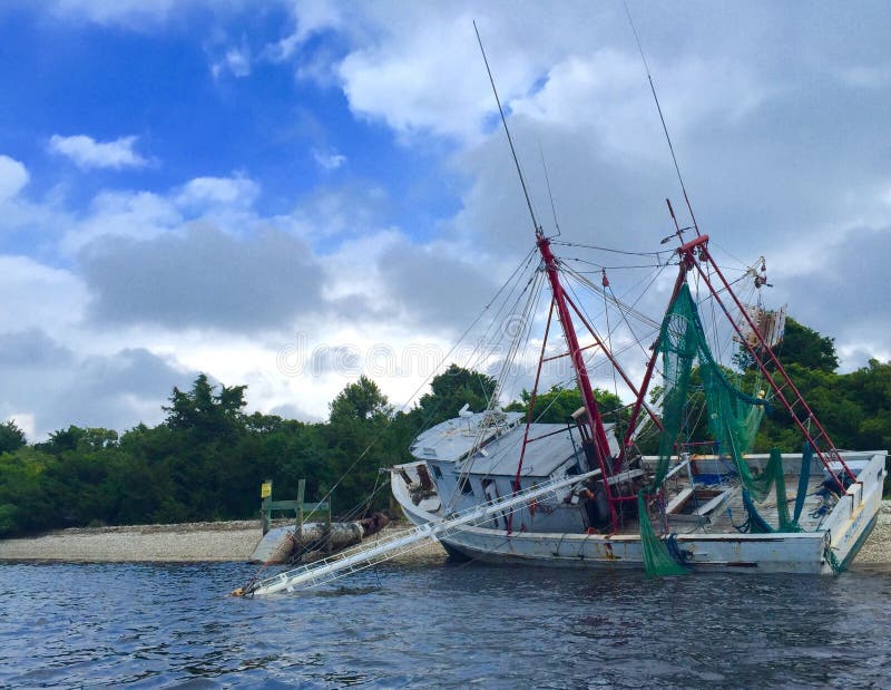 Shrimping ship stock image. Image of ocean, water, shrimp - 30213899