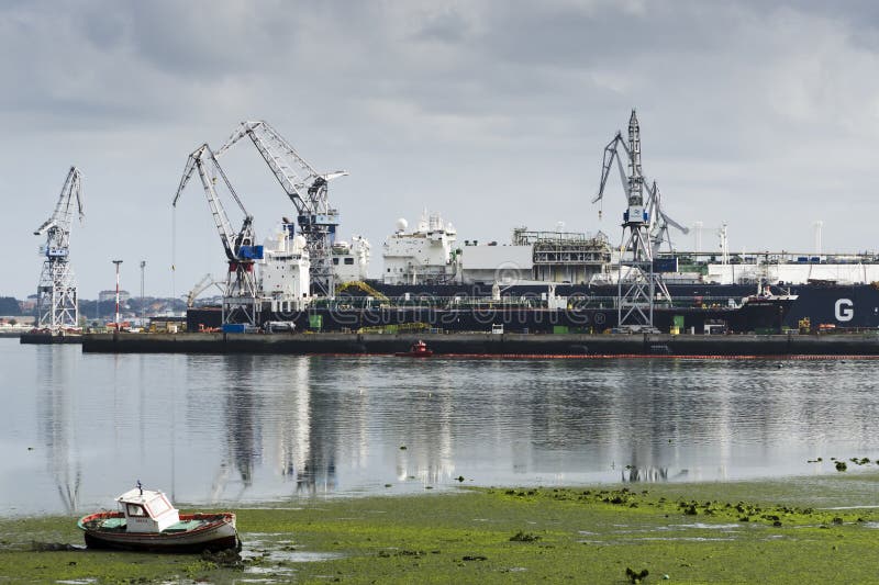 Shipbuilding zone editorial photography. Image of dock - 48983002