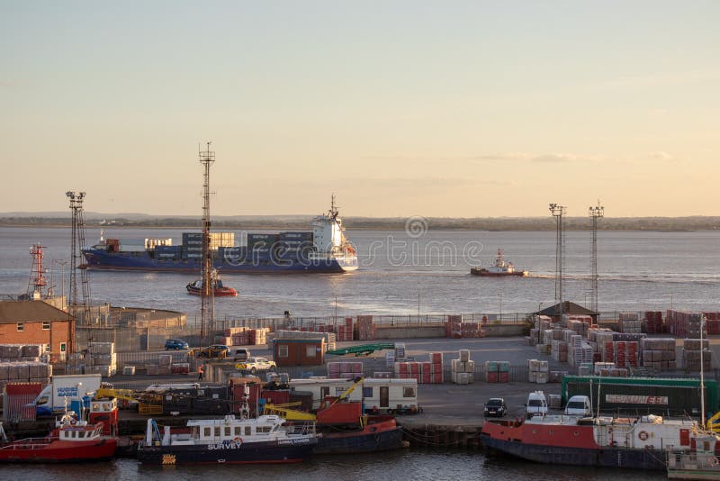 Shipping Activity at the Port of Hull Editorial Stock Image - Image of ...