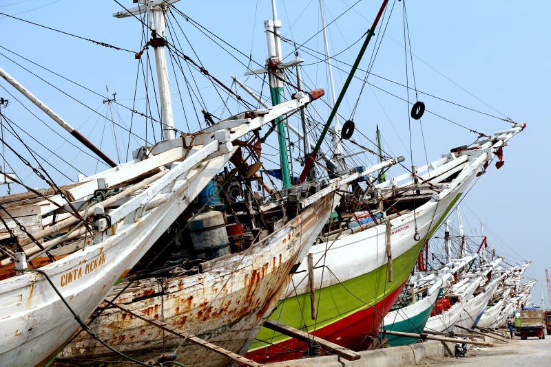 Ships editorial photography. Image of harbor, indonesia - 39471472