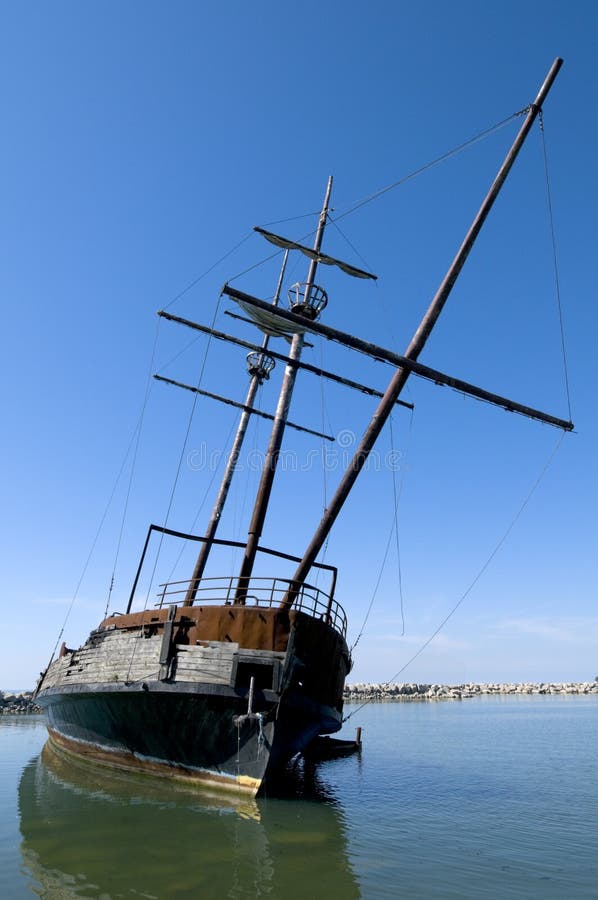Crows Nest on the Mast of a Shipwreck Stock Image - Image of steam ...