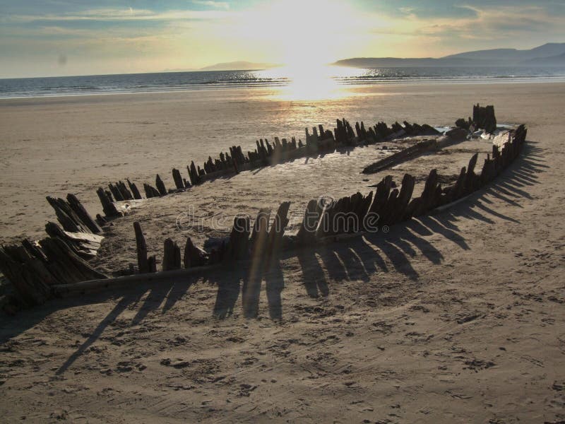 The Sunbeam Ship Wreck on the Rossbeigh Beach Stock Photo - Image of ...