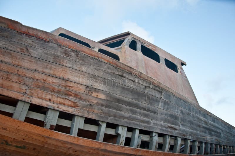 Shipwrecked Boat stock image. Image of fishing, damage - 10798423