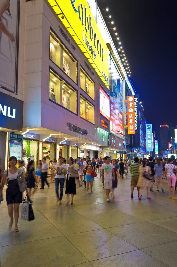 Shopping editorial photography. Image of glass, crowded - 20387702