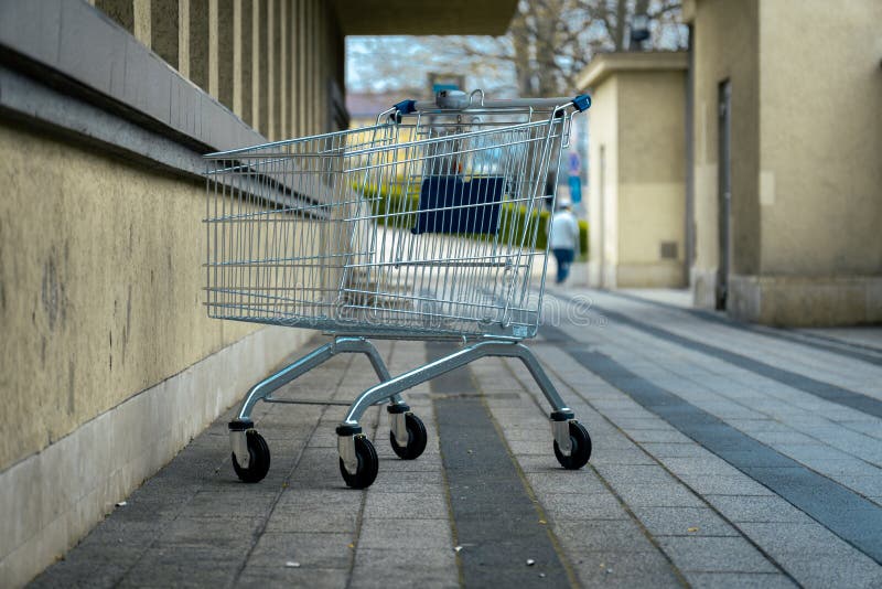 Shopping Cart Left Outdoors Stock Image - Image of trolley, grocery ...