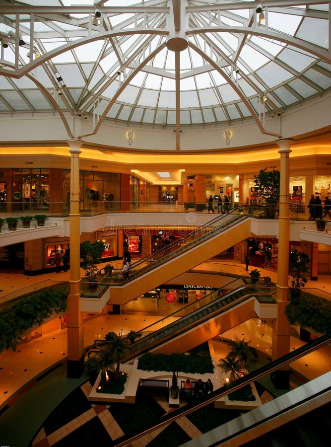 Shopping Mall editorial image. Image of palm, shops, somerset - 18430335