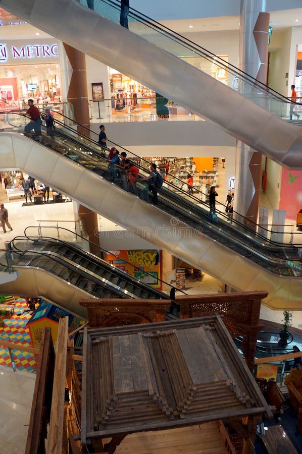 Shopping mall editorial image. Image of sell, city, mall - 38689795