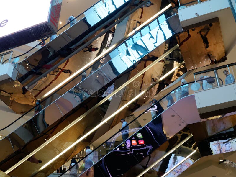 Shopping Mall Escalators editorial image. Image of travelators - 69968225
