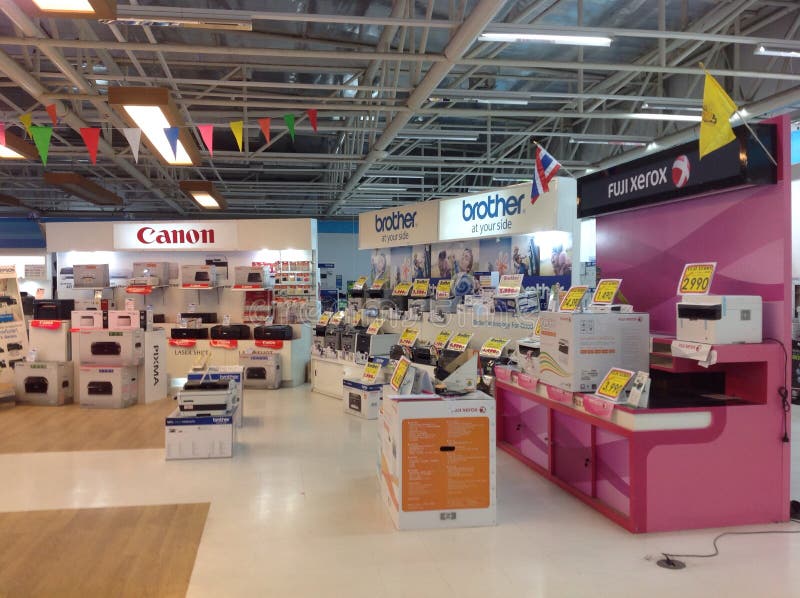 It shopping mall editorial stock image. Image of computer - 55016354