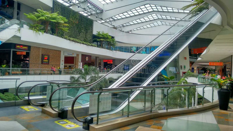 Shopping mall editorial photography. Image of interior - 89477467