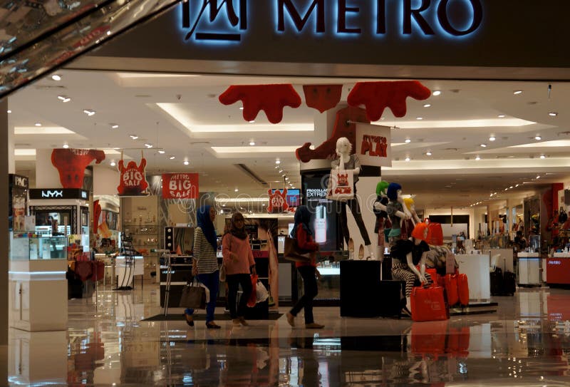 Shopping mall editorial stock image. Image of sell, shop - 38689934