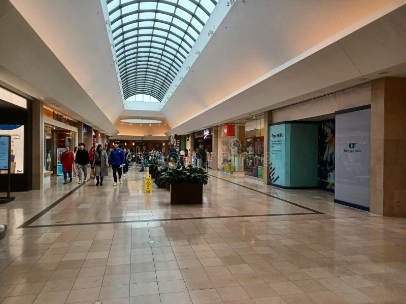 Shopping Outlet Interior View Editorial Photography - Image of centre ...