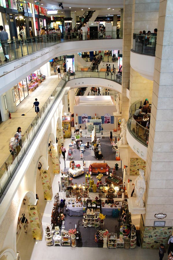 Shopping at Terminal 21 editorial photography. Image of premier - 24387612