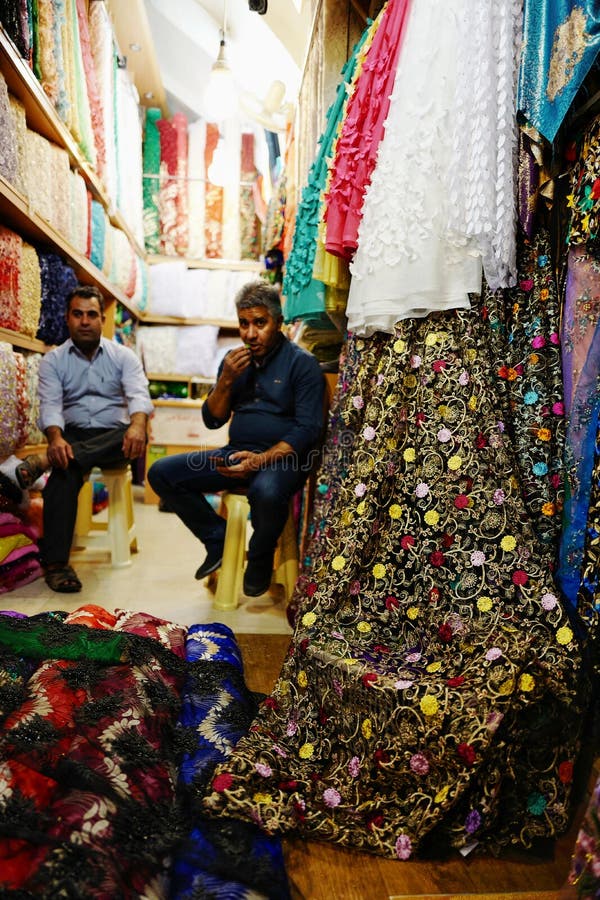 Bazaar in Iran editorial photo. Image of shiraz, traditional - 122433421