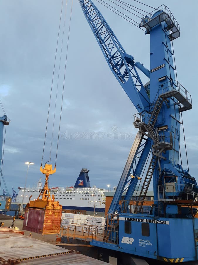 Shore Crane Loading Containers in Freight Ship Editorial Image - Image ...