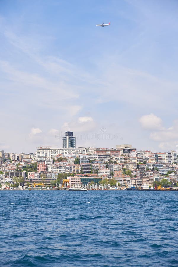 Shore of Istanbul, Turkey editorial photo. Image of skyline - 127134631