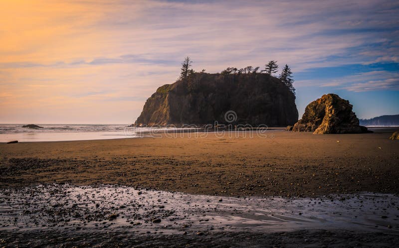 Shoreline Views at Ruby Beach Stock Image - Image of colorful, pacific ...