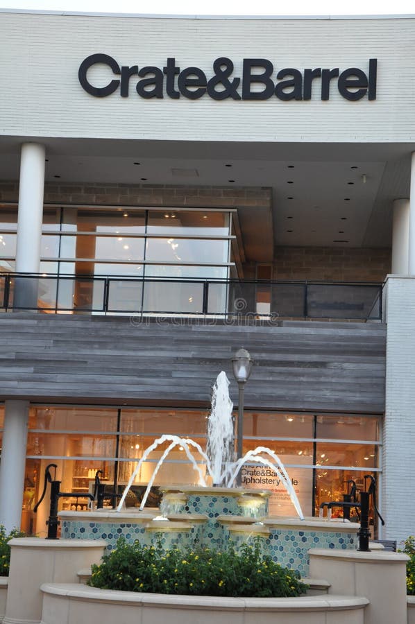 Short Pump Town Center in Virginia Editorial Stock Photo - Image of ...