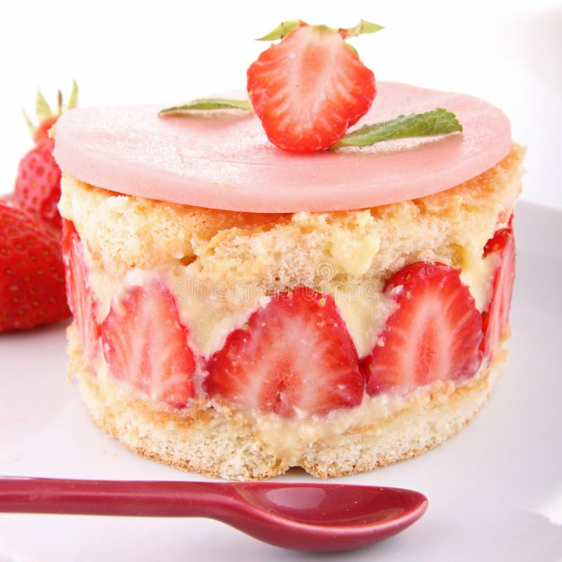 Shortcake de fraise photo stock. Image du gâteau, cuillère - 19175132