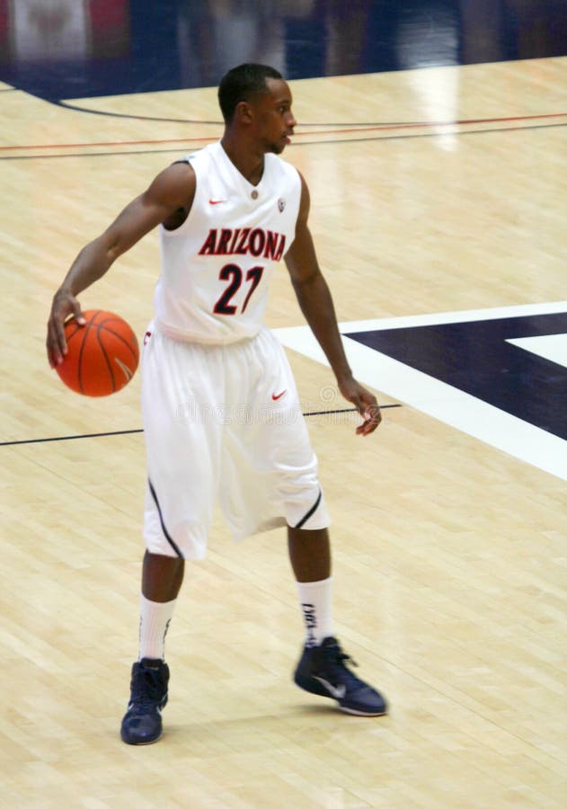 A Kyle Fogg Derrick Williams Fast Break Editorial Photo - Image of ...