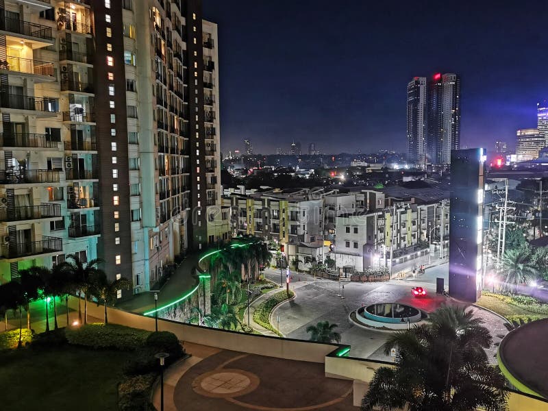 Nightshot at circulo verde stock photo. Image of christmas - 172621948