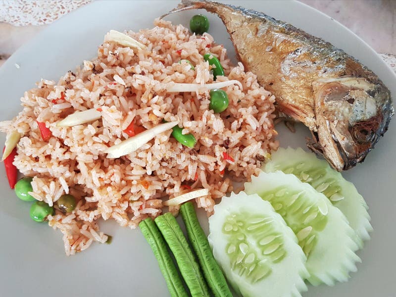 Shrimp-paste Fried Rice with Fried Mackarel Stock Image - Image of ...