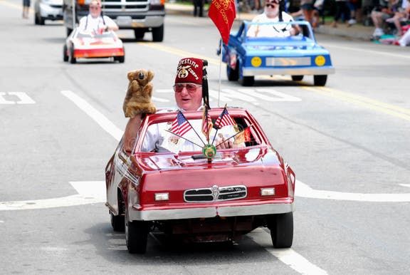 Shriners mini-car editorial image. Image of shriners - 21095695