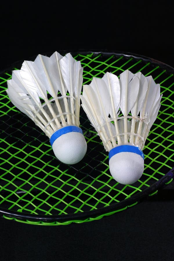 Shuttle en badminton stock afbeelding. Image of racket - 1983271