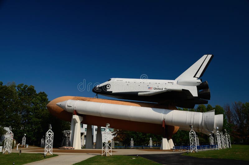 Shuttle Launch editorial stock photo. Image of solid - 35354783