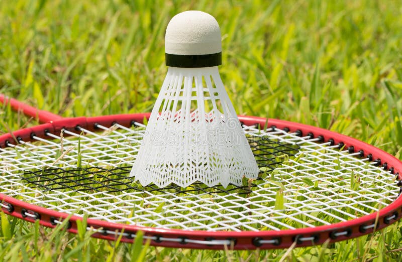 Racket En Shuttle Voor Badminton Het Badminton Is Spectaculair En ...